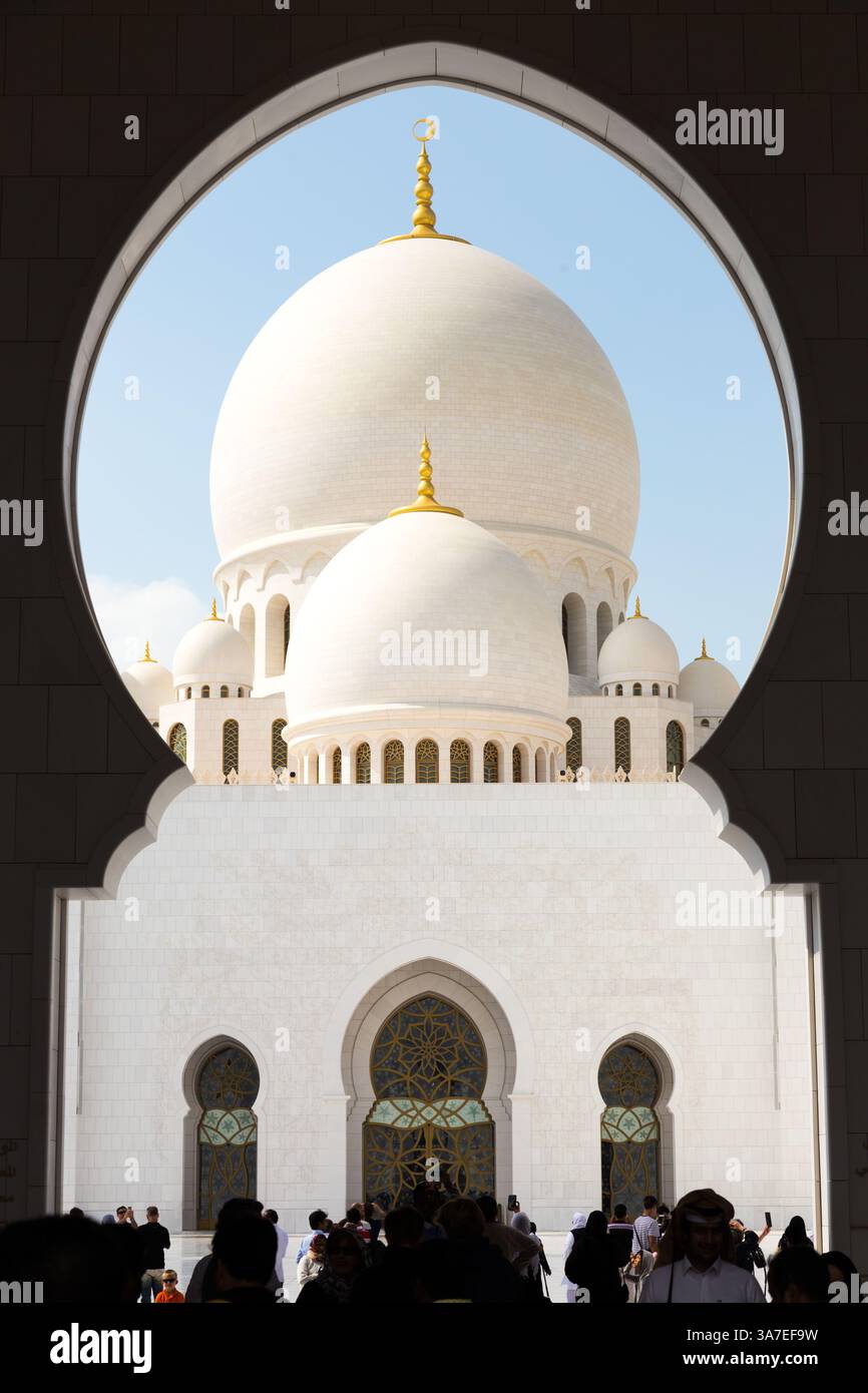 Grand entrance to Sheikh Zayed Grand Mosque in Abu Dhabi, the capital ...
