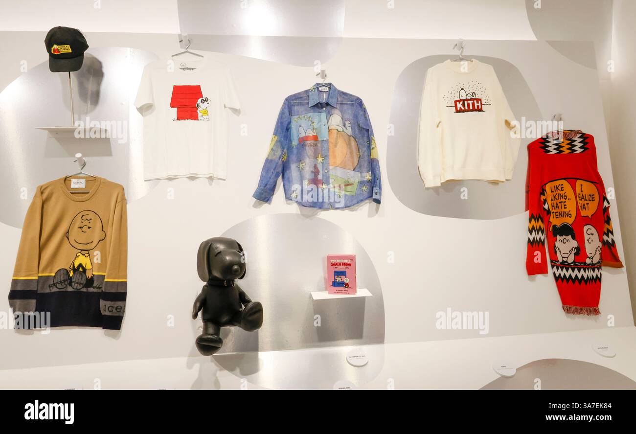 SNOOPY IN SYLE EXHIBITION IN PARIS Stock Photo - Alamy