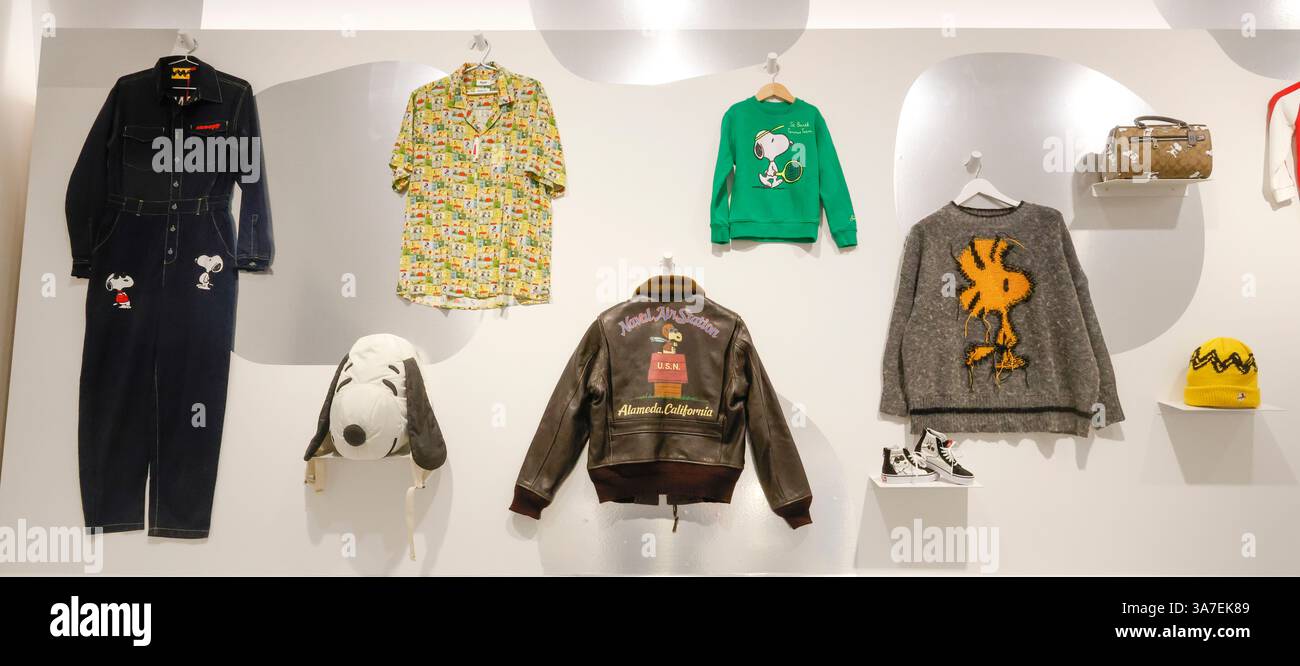 SNOOPY IN SYLE EXHIBITION IN PARIS Stock Photo - Alamy