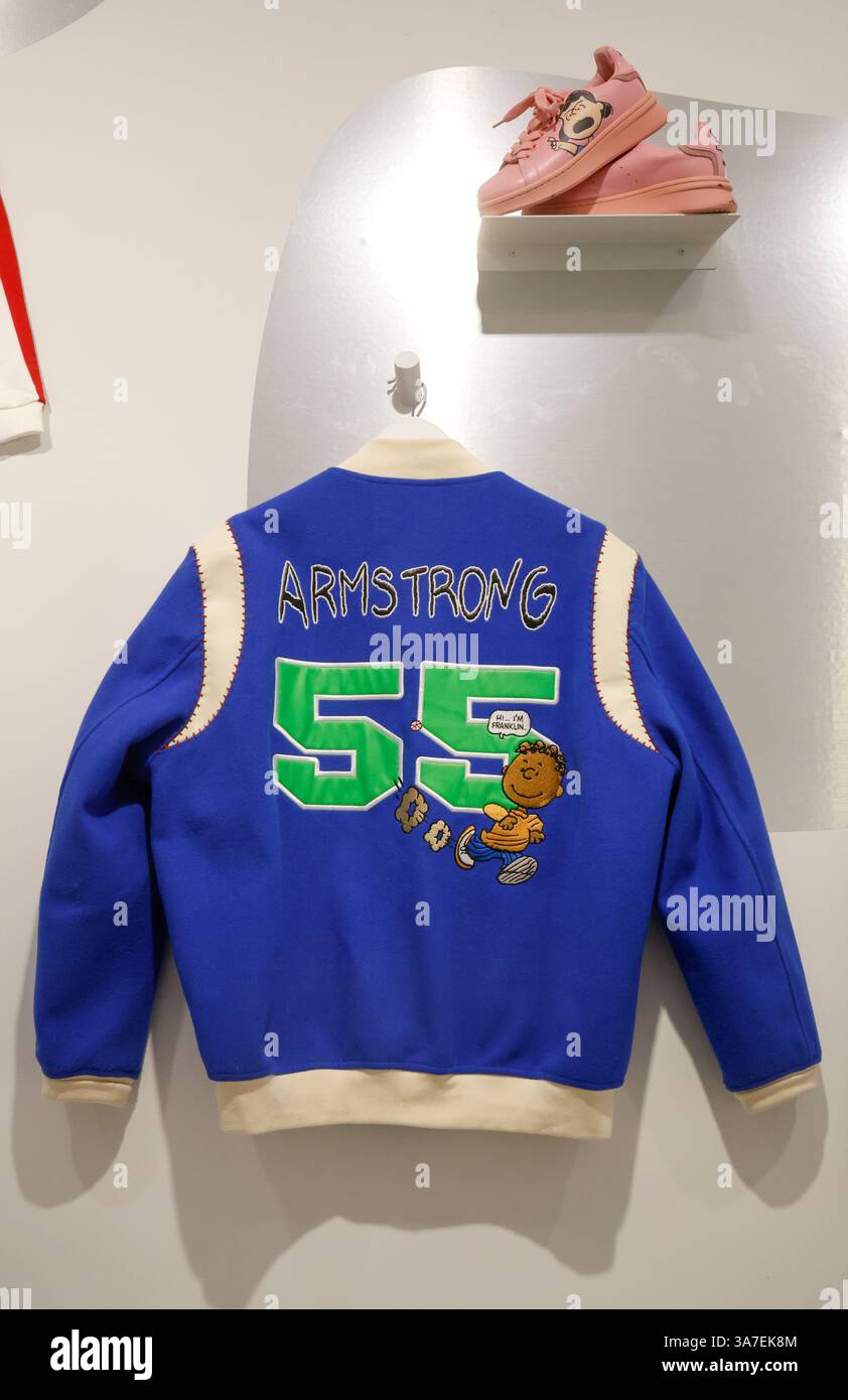 SNOOPY IN SYLE EXHIBITION IN PARIS Stock Photo - Alamy