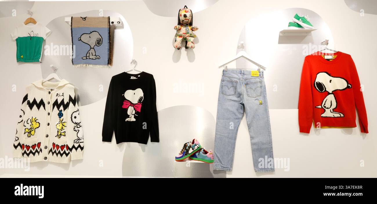 SNOOPY IN SYLE EXHIBITION IN PARIS Stock Photo - Alamy