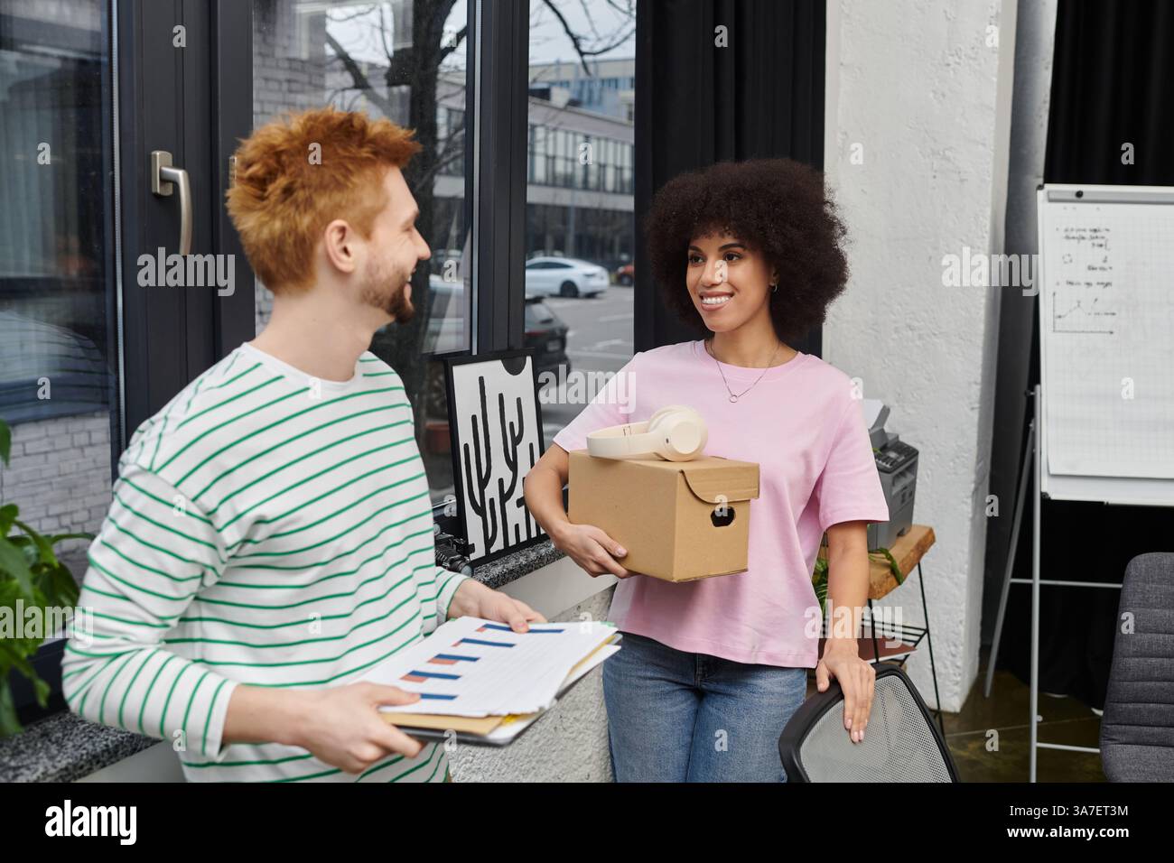 People pack hi-res stock photography and images - Alamy