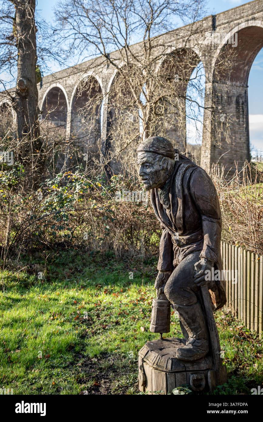 Carved Wooden Sculpture of a miner, Porthkerry country park, Barry ...