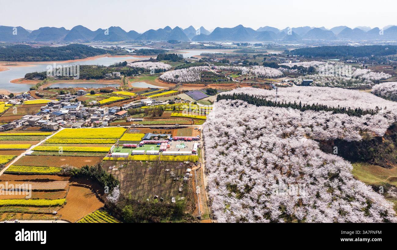 (250327) -- GUIYANG, March 27, 2025 (Xinhua) -- An aerial drone photo ...
