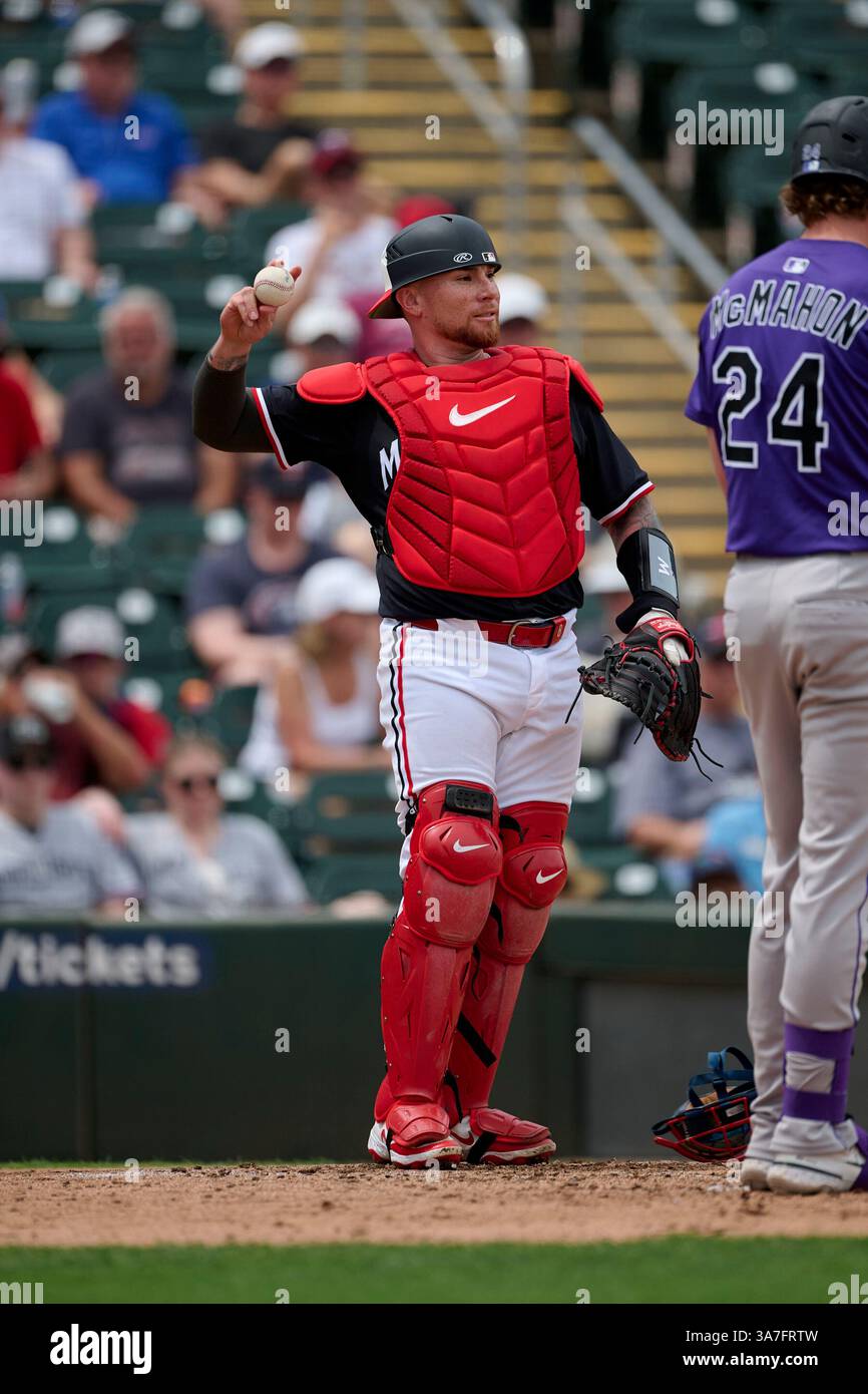 Minnesota Twins catcher Christian Vázquez (8) throwing during an MLB ...