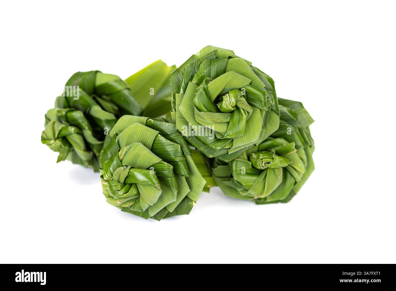 Rose made from pandan leaves: Flowers made from pandan leaves ...