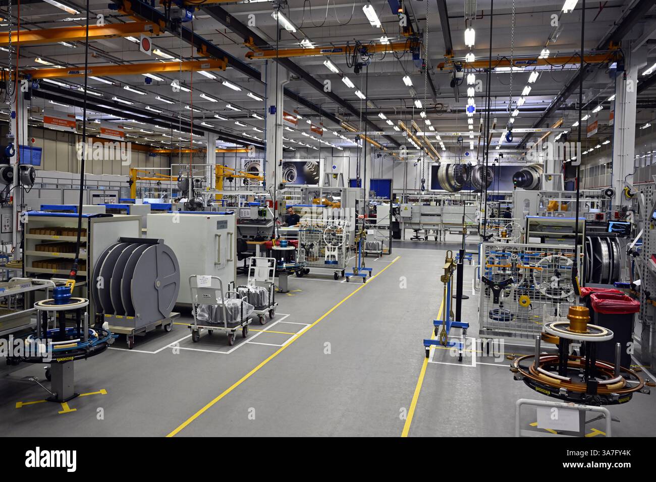 a visit to the 'Safran Aero Boosters' aircraft and space engines ...