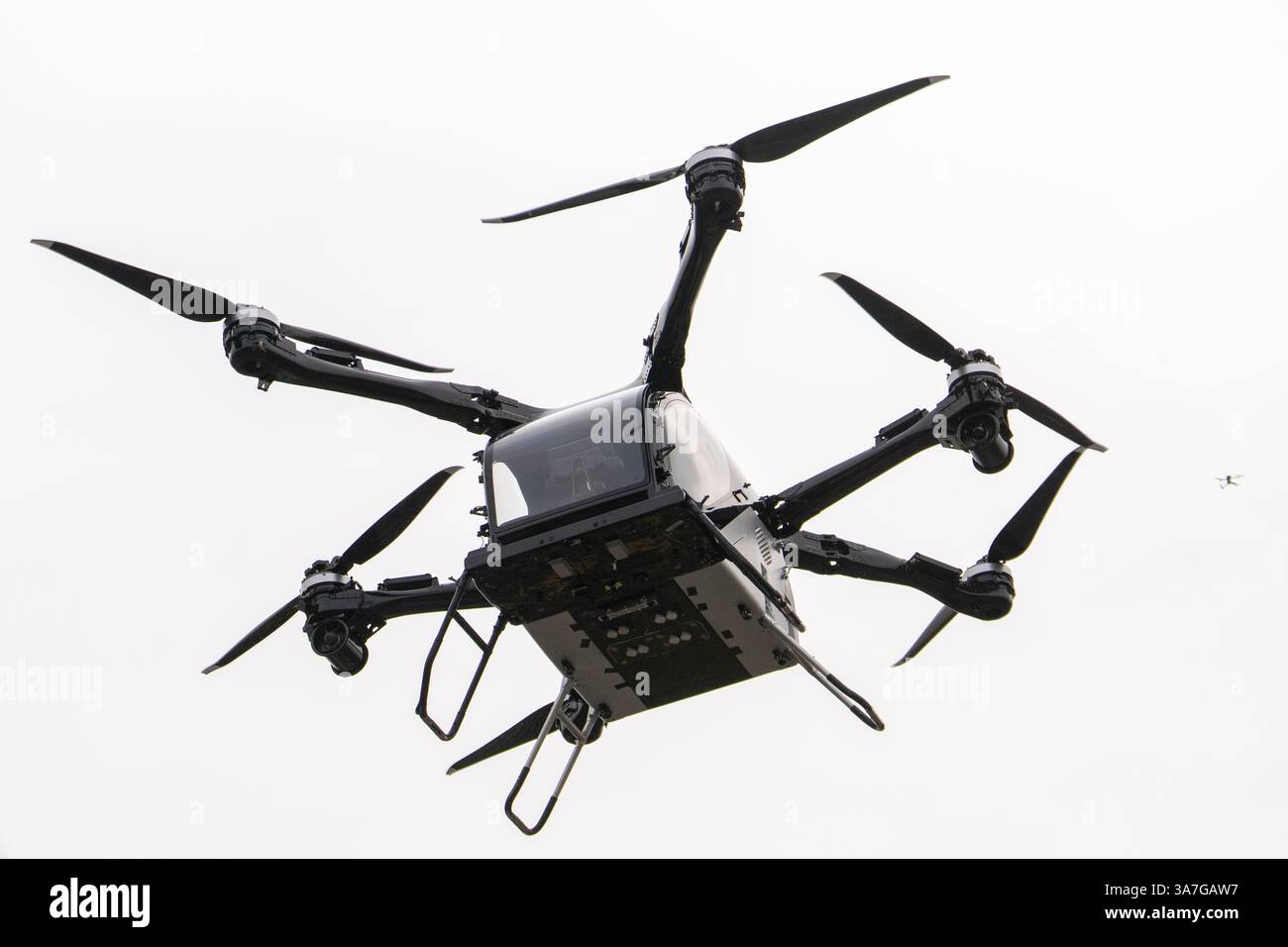 (250327) -- CHANGSHA, March 27, 2025 (Xinhua) -- The air module of ...