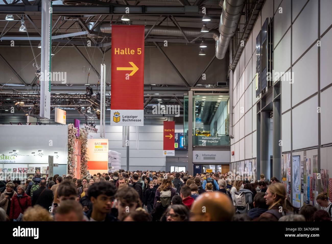 Tag 1 der Leipziger Buchmesse 2025 auf dem Neuen Messegelände ...