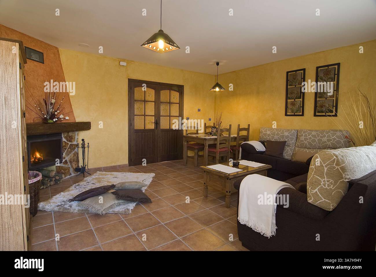 El edificio es de madera hi-res stock photography and images - Alamy