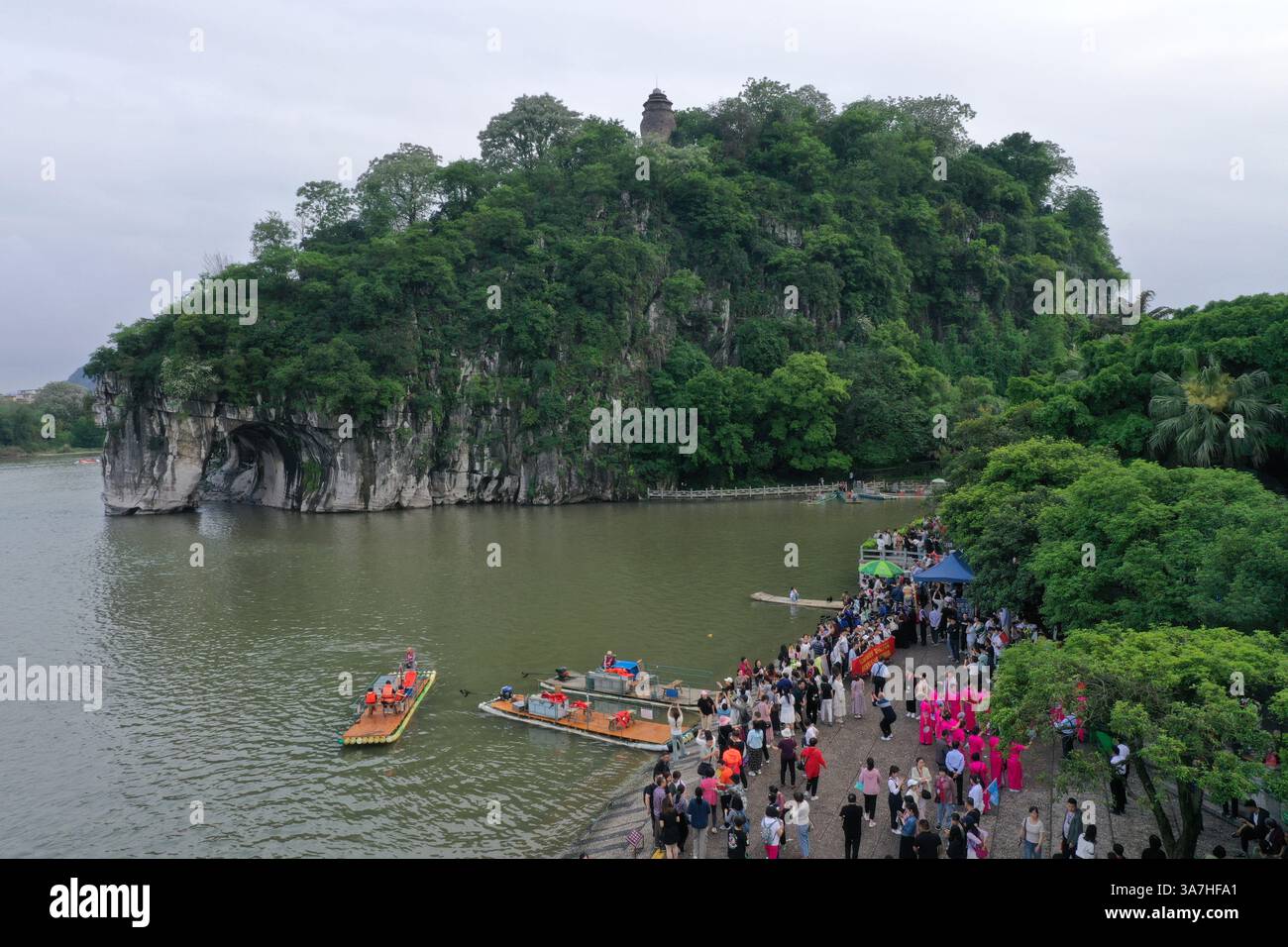 (250327) -- GUILIN, March 27, 2025 (Xinhua) -- An aerial drone photo ...