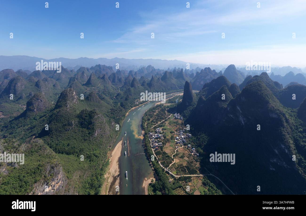 (250327) -- GUILIN, March 27, 2025 (Xinhua) -- An aerial drone photo ...