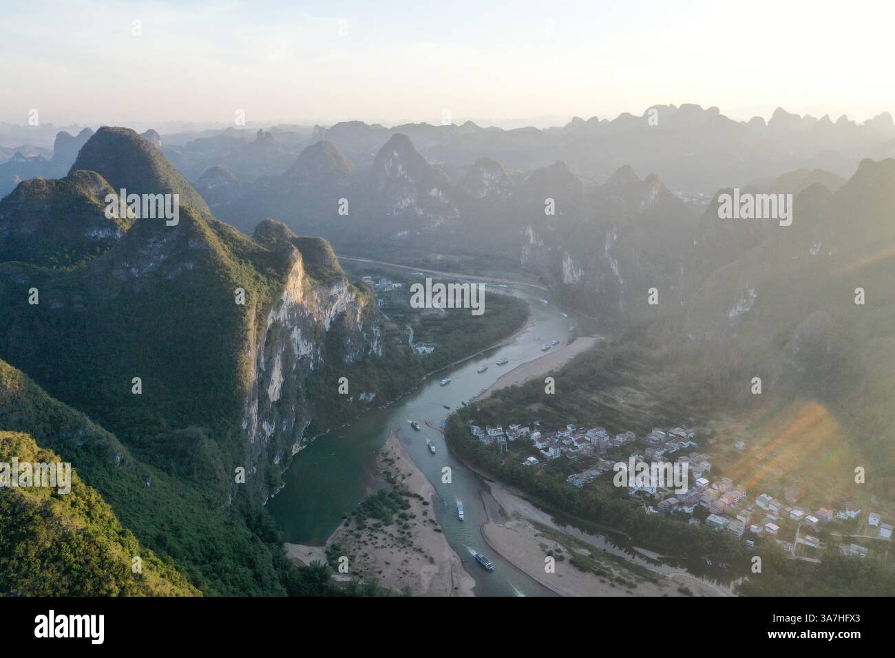 (250327) -- GUILIN, March 27, 2025 (Xinhua) -- An aerial drone photo ...