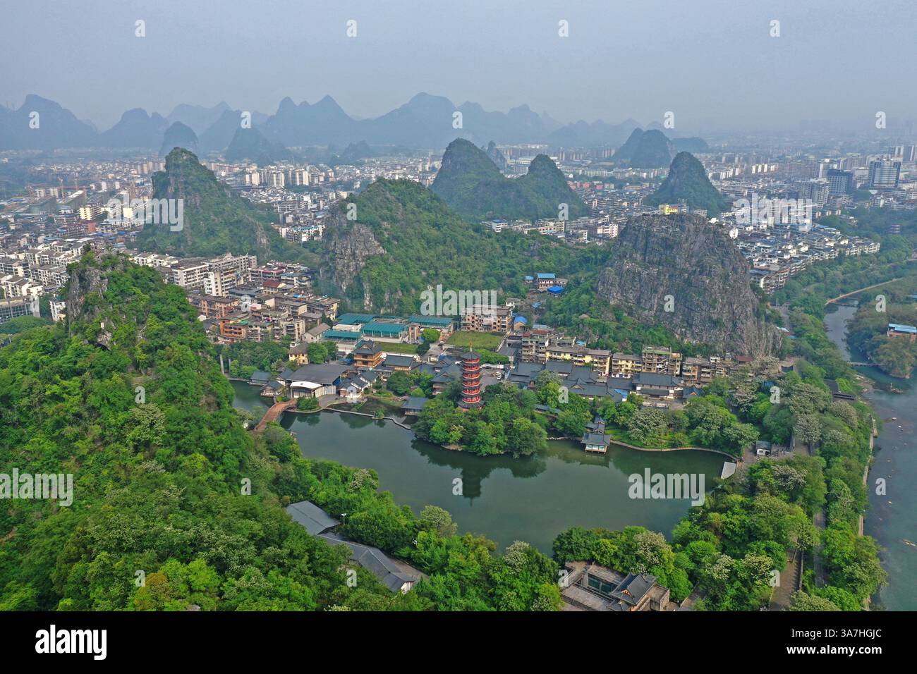 (250327) -- GUILIN, March 27, 2025 (Xinhua) -- An aerial drone photo ...