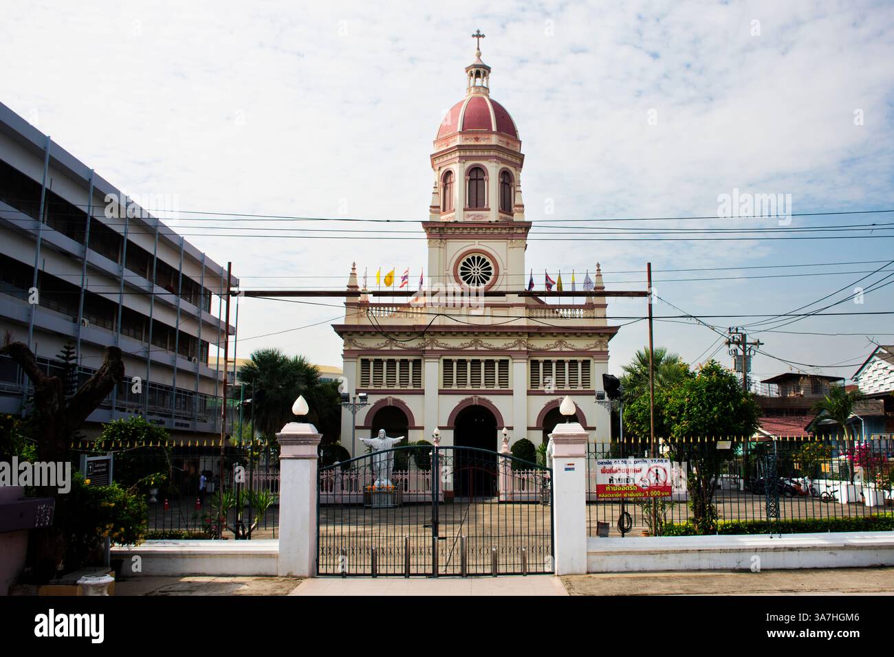 Ancient beautiful building Santa Cruz Church in antique Kudee Jeen ...