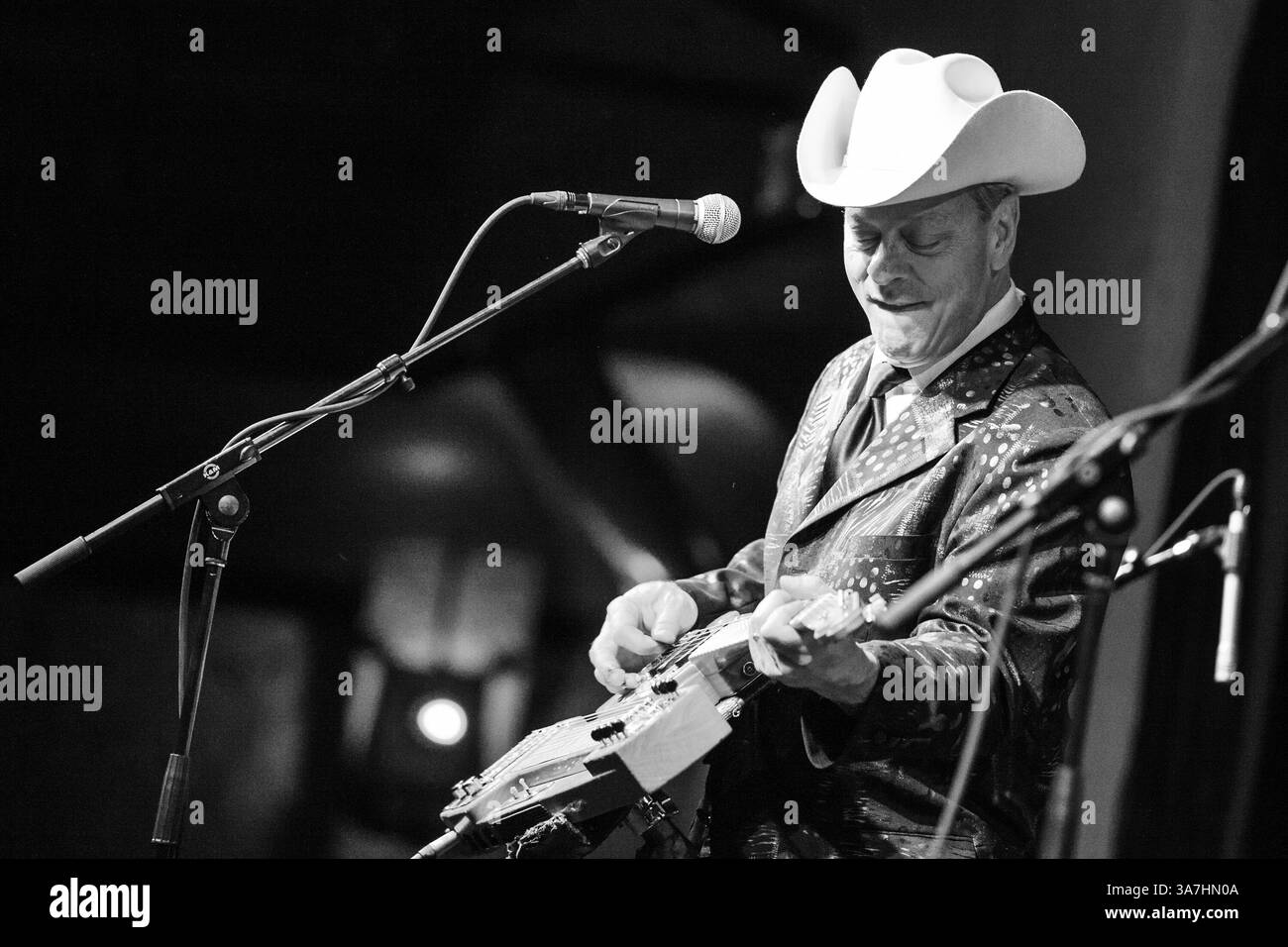 American guit Black and White Stock Photos & Images - Alamy