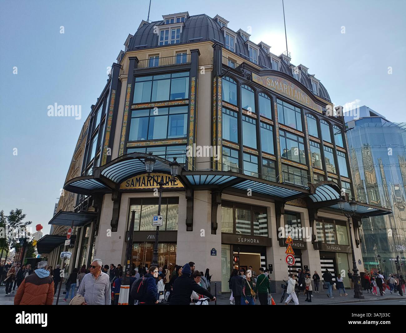 France Paris : la Samaritaine, exterieurs Stock Photo - Alamy