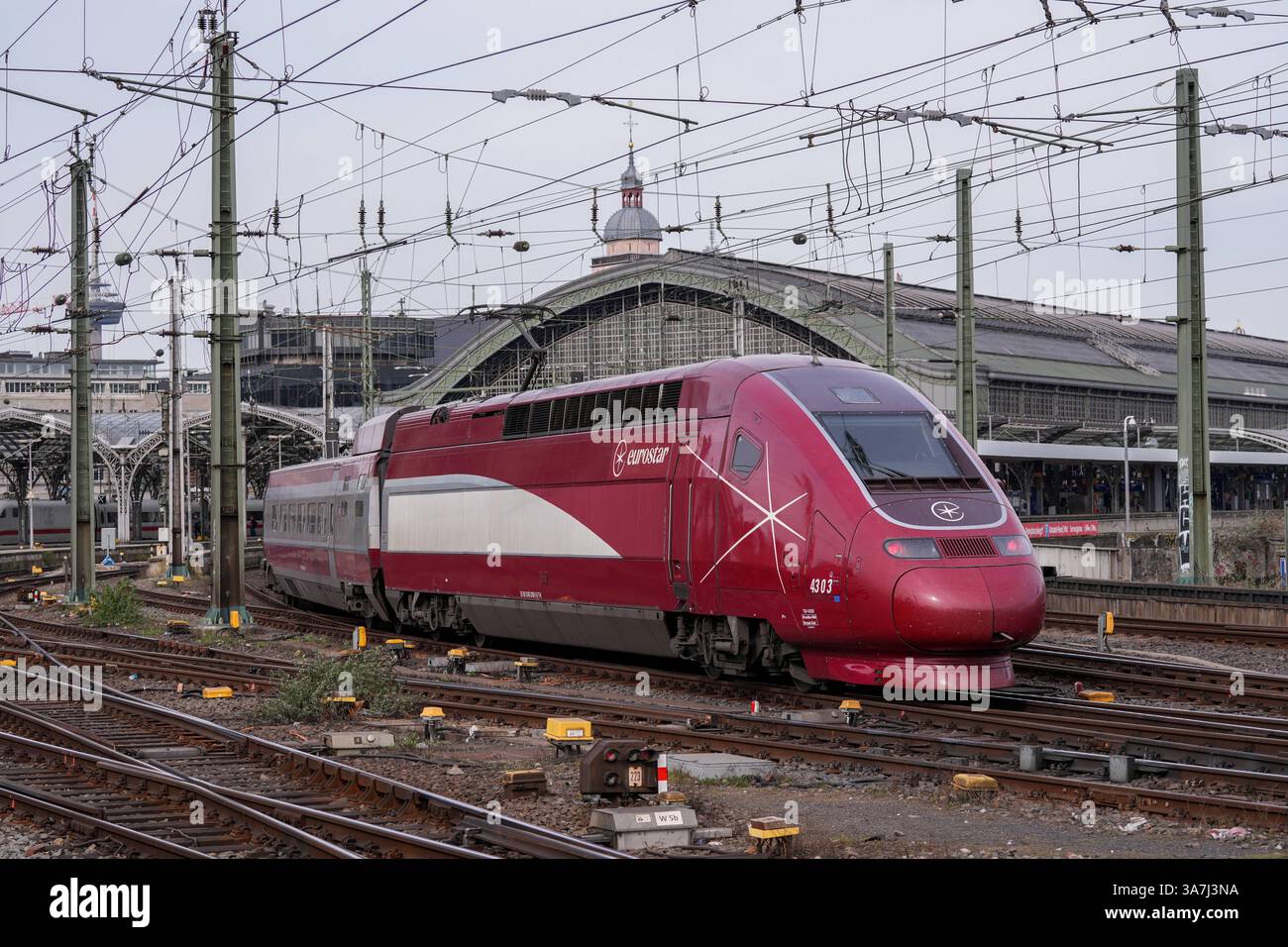 Eurostar, TGV, ICE, Nahverkehr, Fernverkehr, Schienen, Gleise, Lok, Bahnhof, Köln HBF ...