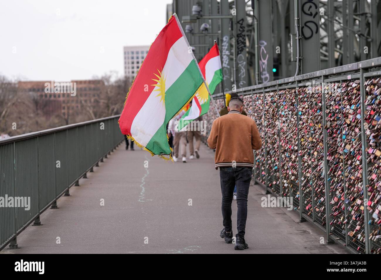 kurdische Neujahrsfest Newroz, Fahne, Nationalstolz, Tradition, Feier ...