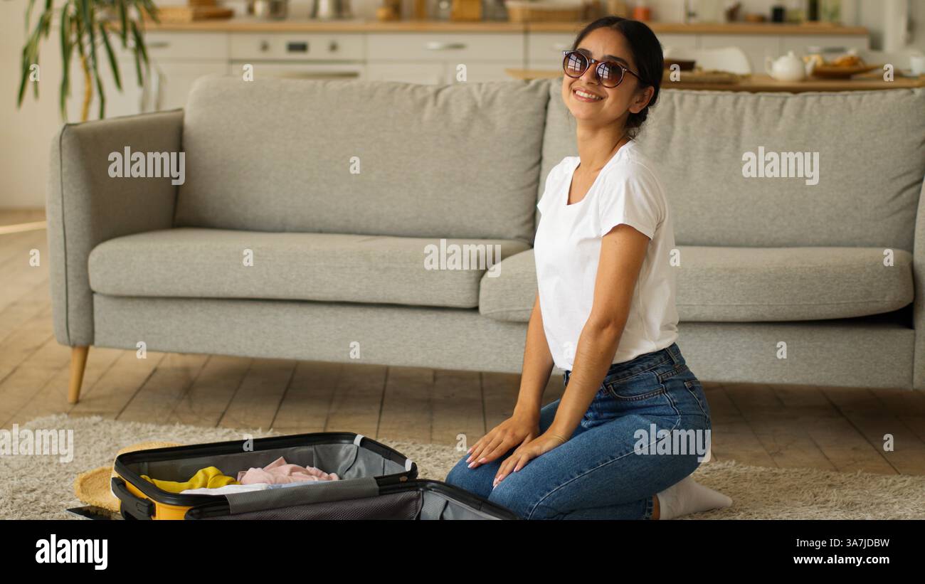 Indian woman arabian packing cloth hi-res stock photography and images ...