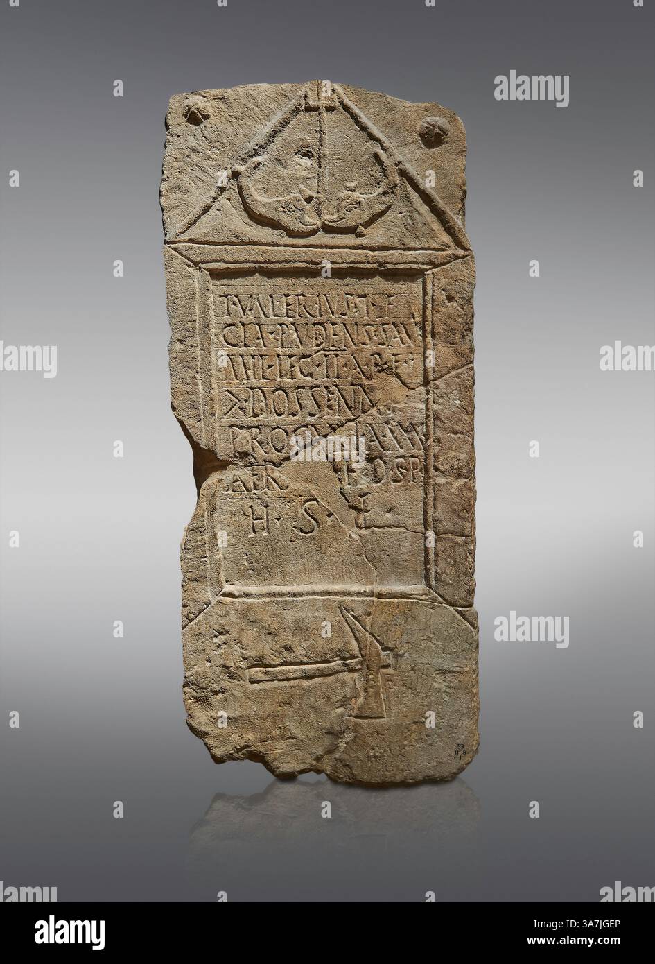 Roman soldier grave artefacts hi-res stock photography and images - Alamy