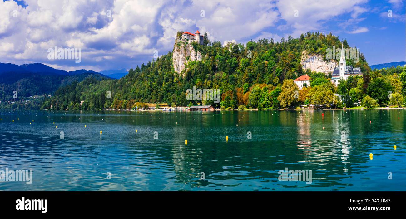 Beauty in nature. Lake scenery - magic lake Bled in Slowenia, popular ...