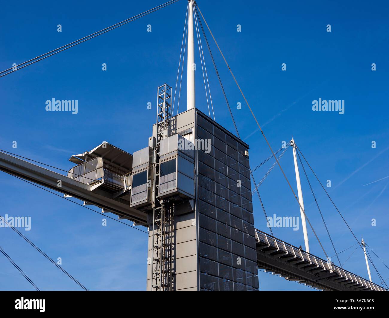Royal Victoria Dock Bridge, High-level Footbridge, Docklands, London ...