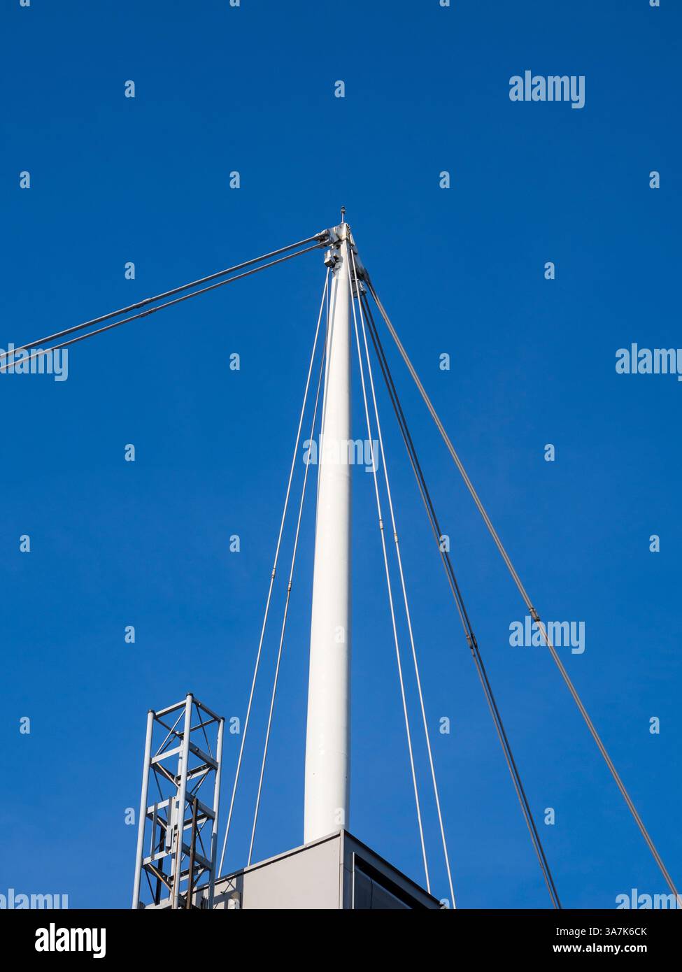 Royal Victoria Dock Bridge, High-level Footbridge, Docklands, London ...