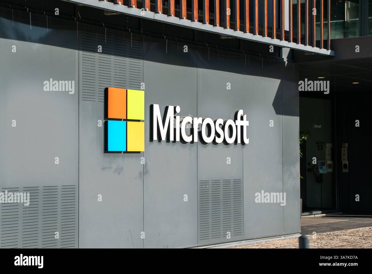 Microsoft logo sign on office building Stock Photo - Alamy