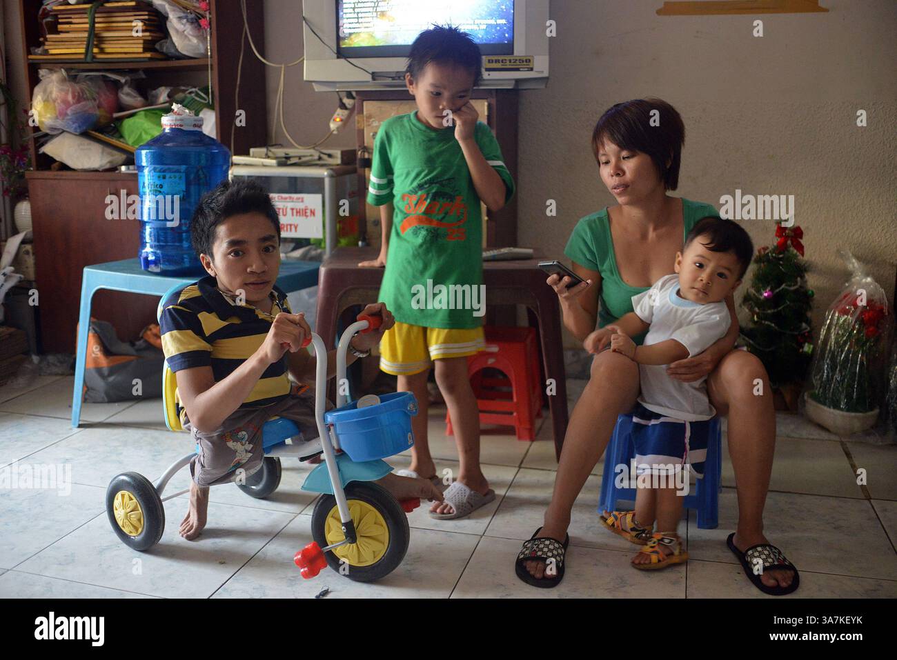 Family members vietnamese victims hi-res stock photography and images ...