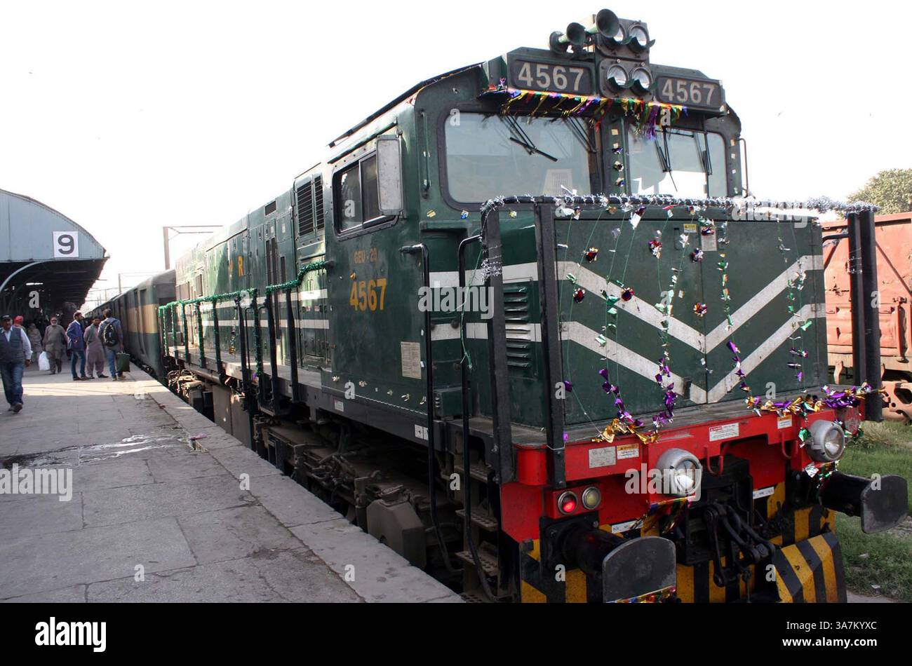 Jaffar Express train reached Lahore after re-inauguration of the Jaffar ...
