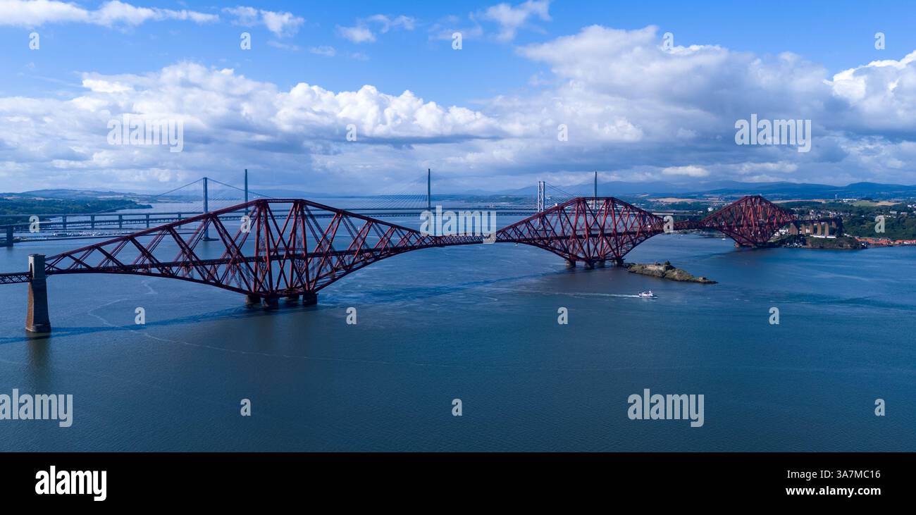 Aerial famous bridges in scotland hi-res stock photography and images ...