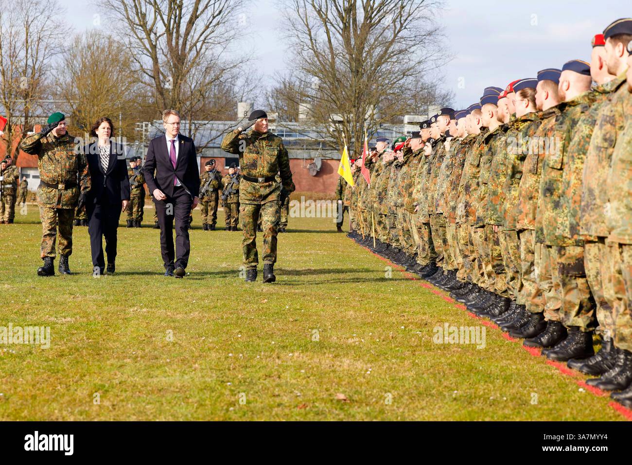 Kiel, Germany. 27th Mar, 2025. Lieutenant General Andre Bodemann (l-r ...