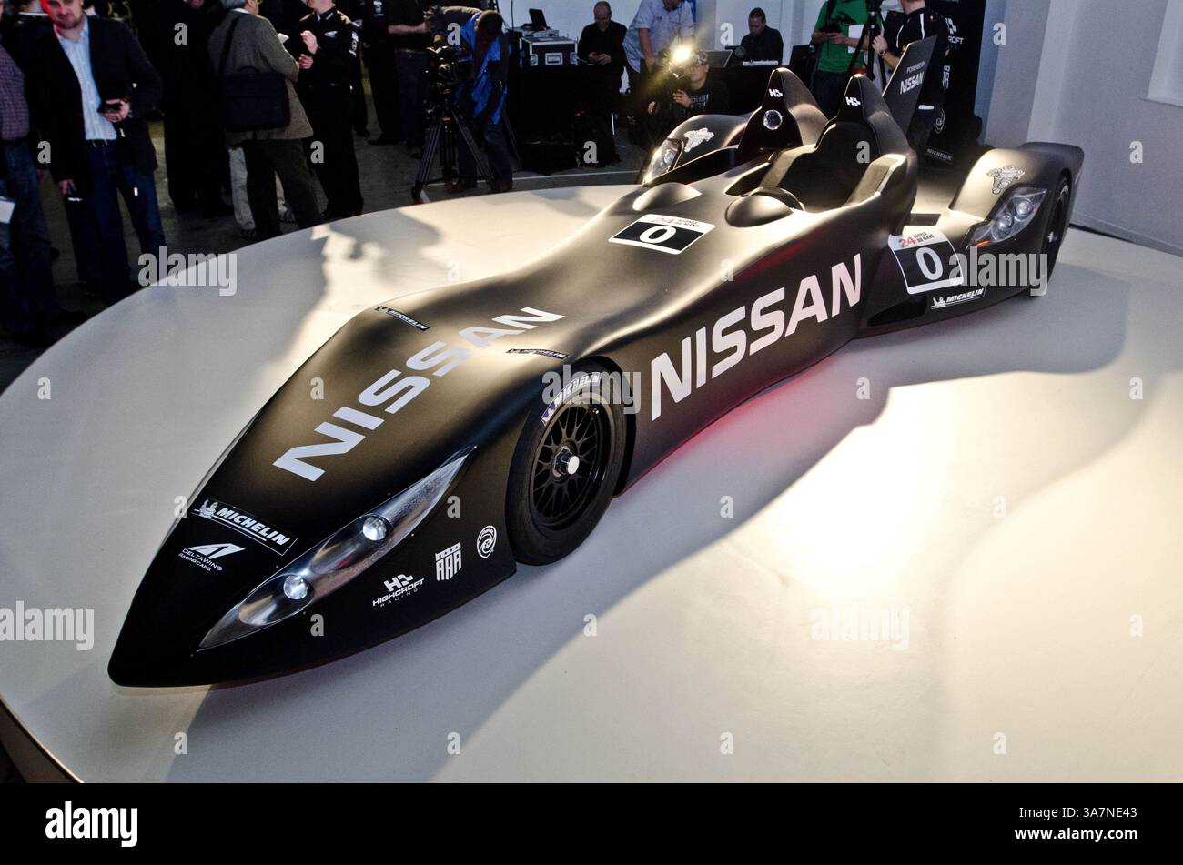 Car manufacturing uk nissan hi-res stock photography and images - Alamy