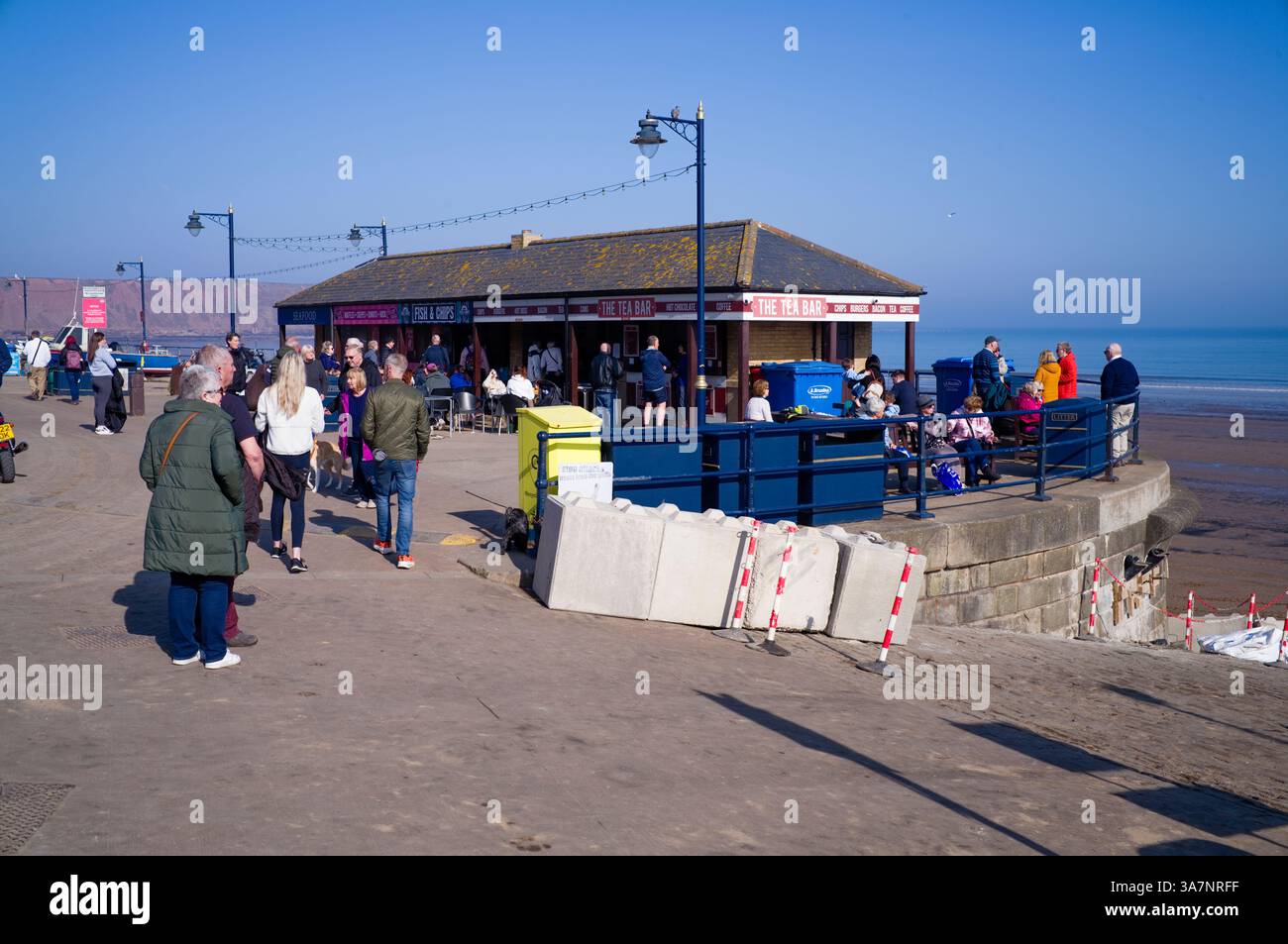 Coastal seating hi-res stock photography and images - Alamy