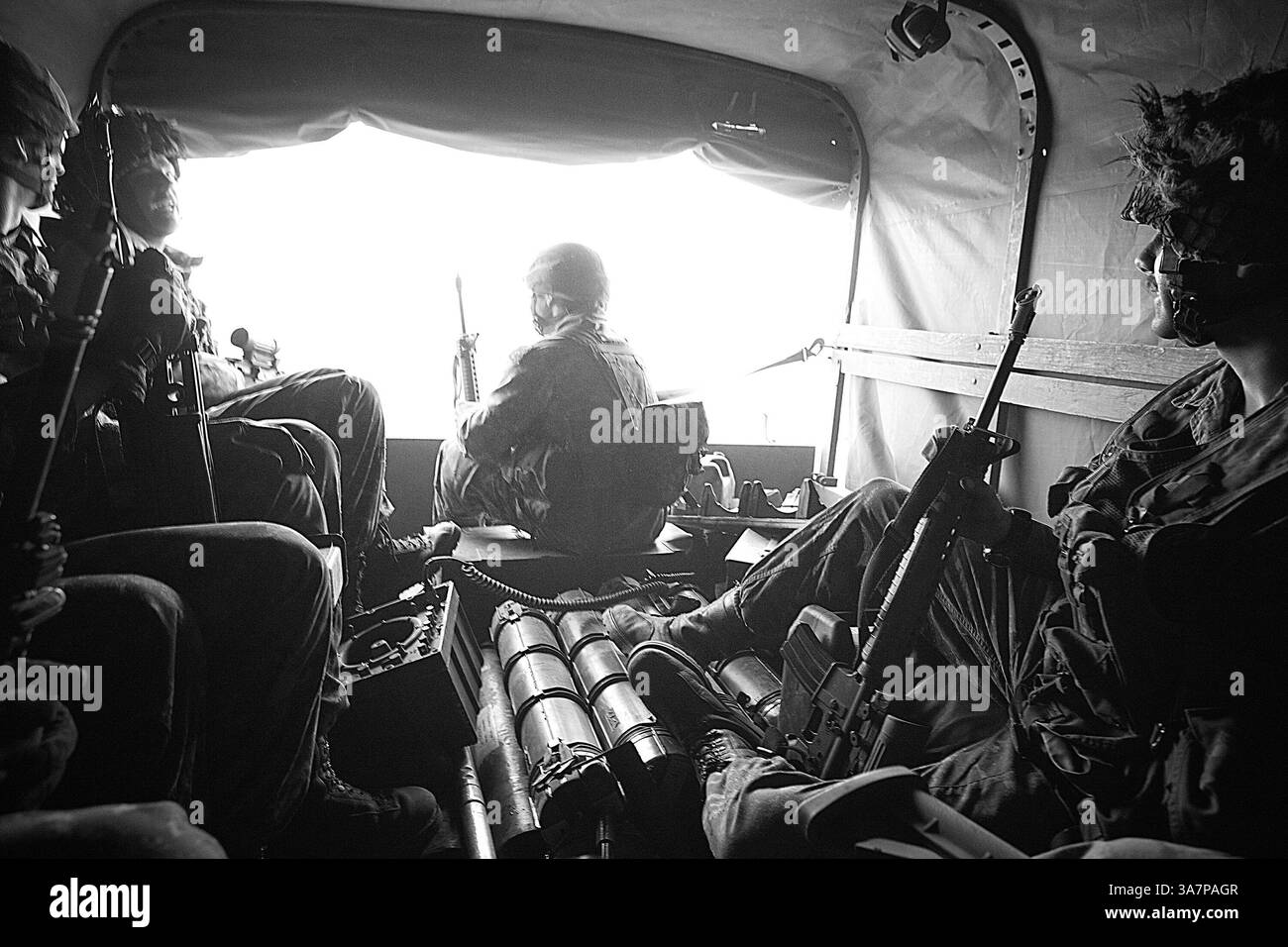 Oct 15, 2011 - Yakima, Washington, U.S. - An artillery gun detachment ...