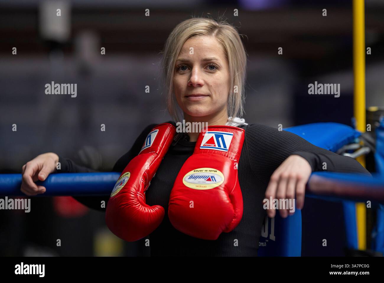 PRODUCTION - 27 March 2025, Bavaria, Augsburg: Tina Rupprecht stands on ...