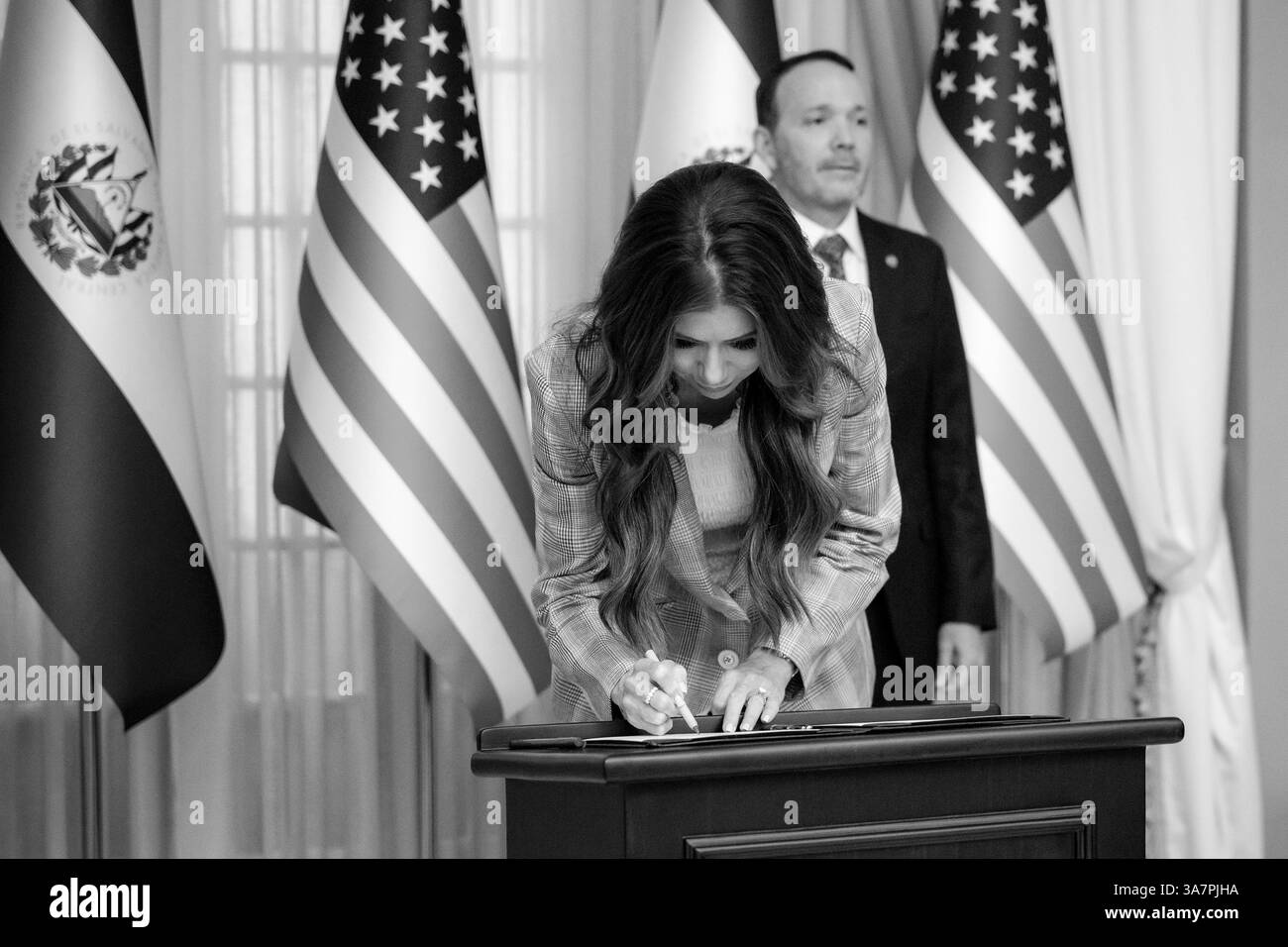 Kristi noem signs hi-res stock photography and images - Alamy