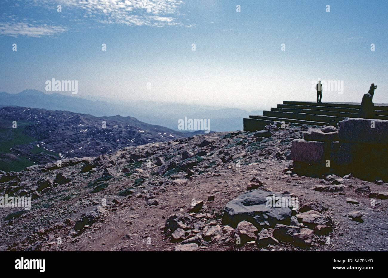 Tourists, main altar, fire altar, eastern terrace, Mount Nemrut DaGIJ ...