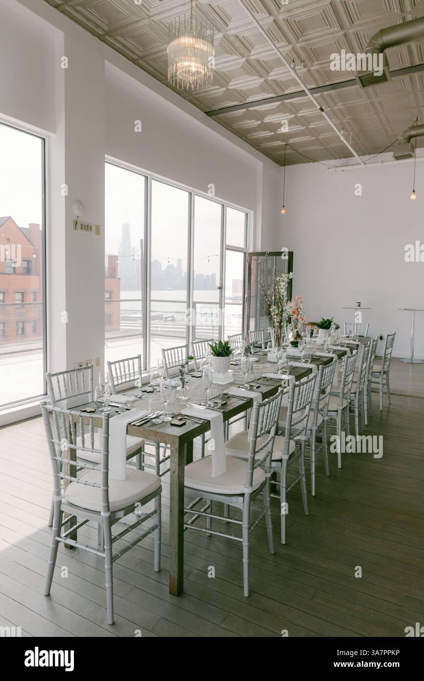 Beautifully arranged long dining hi-res stock photography and images ...