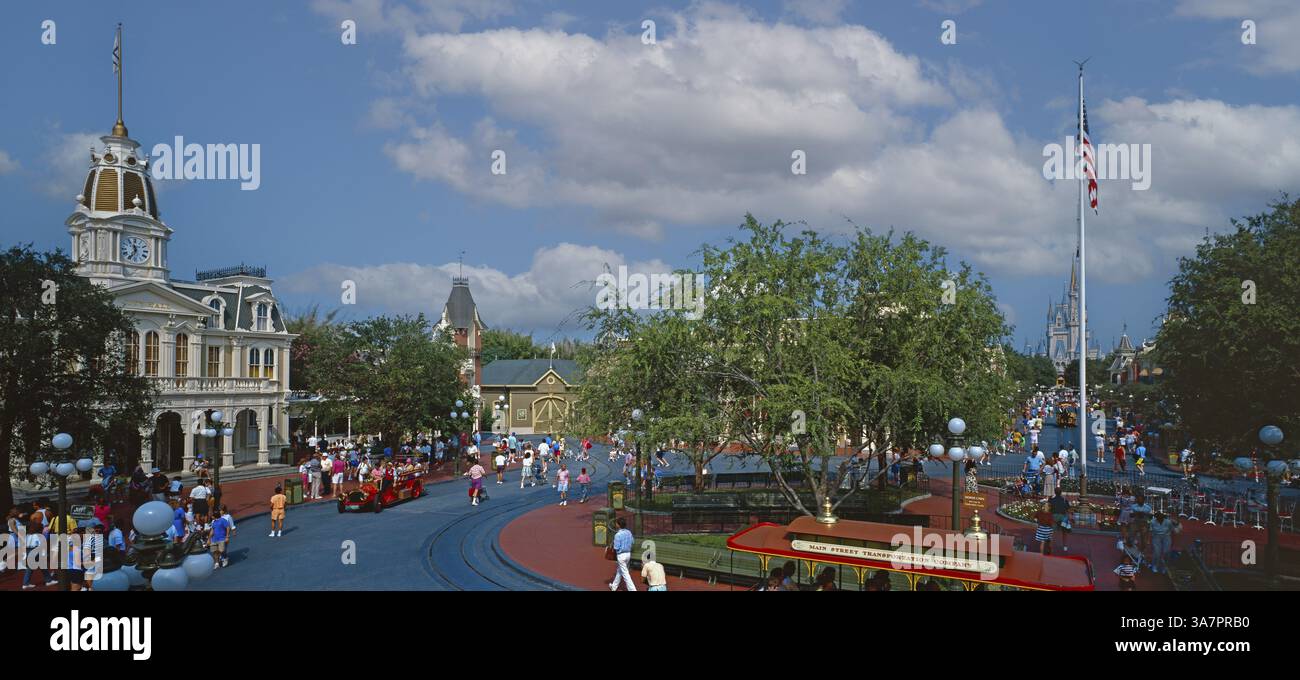 Walt disney world empty main street hi-res stock photography and images ...
