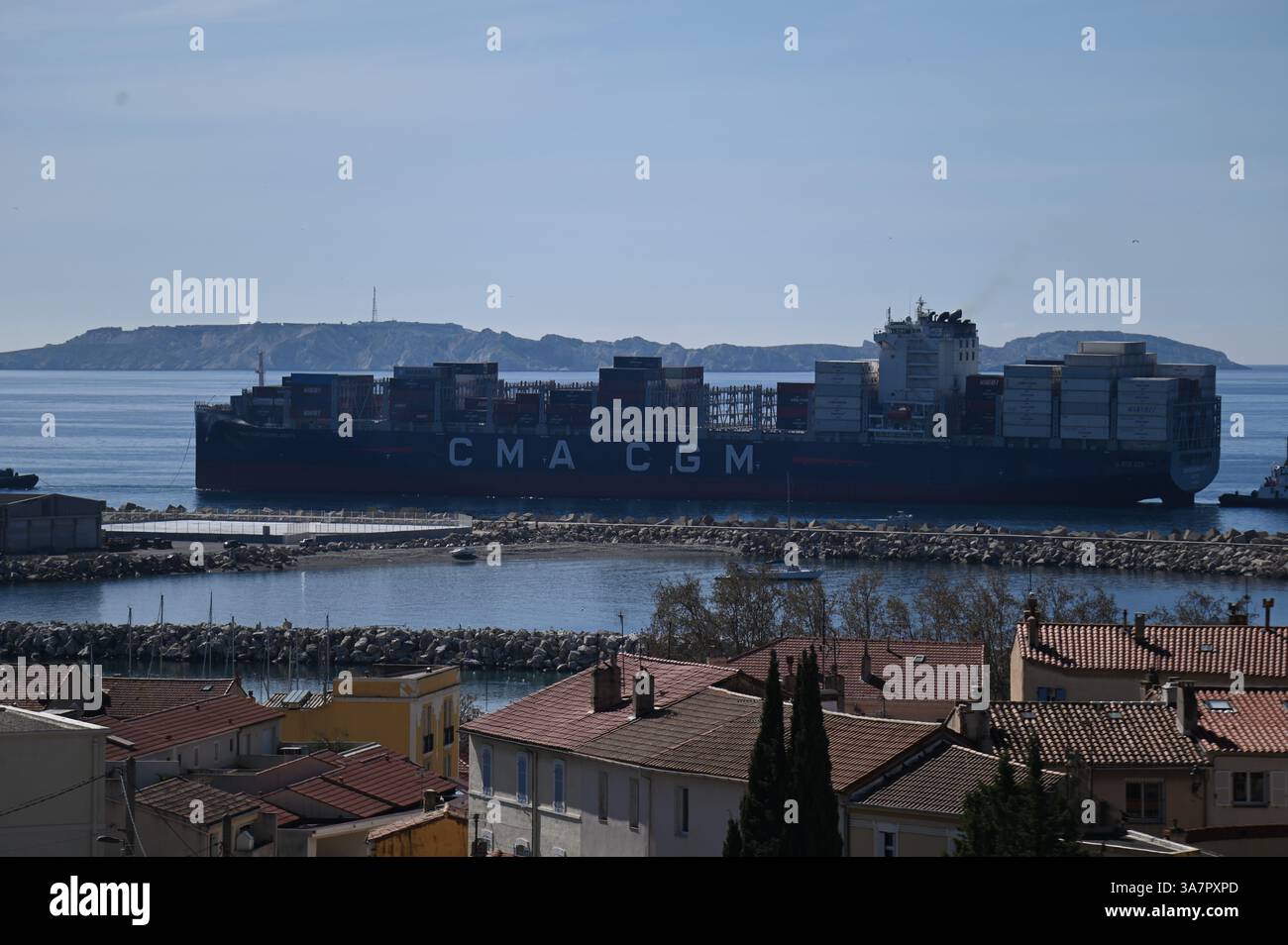 The container ship Exemplarity of the company CMA CGM arrives at the ...