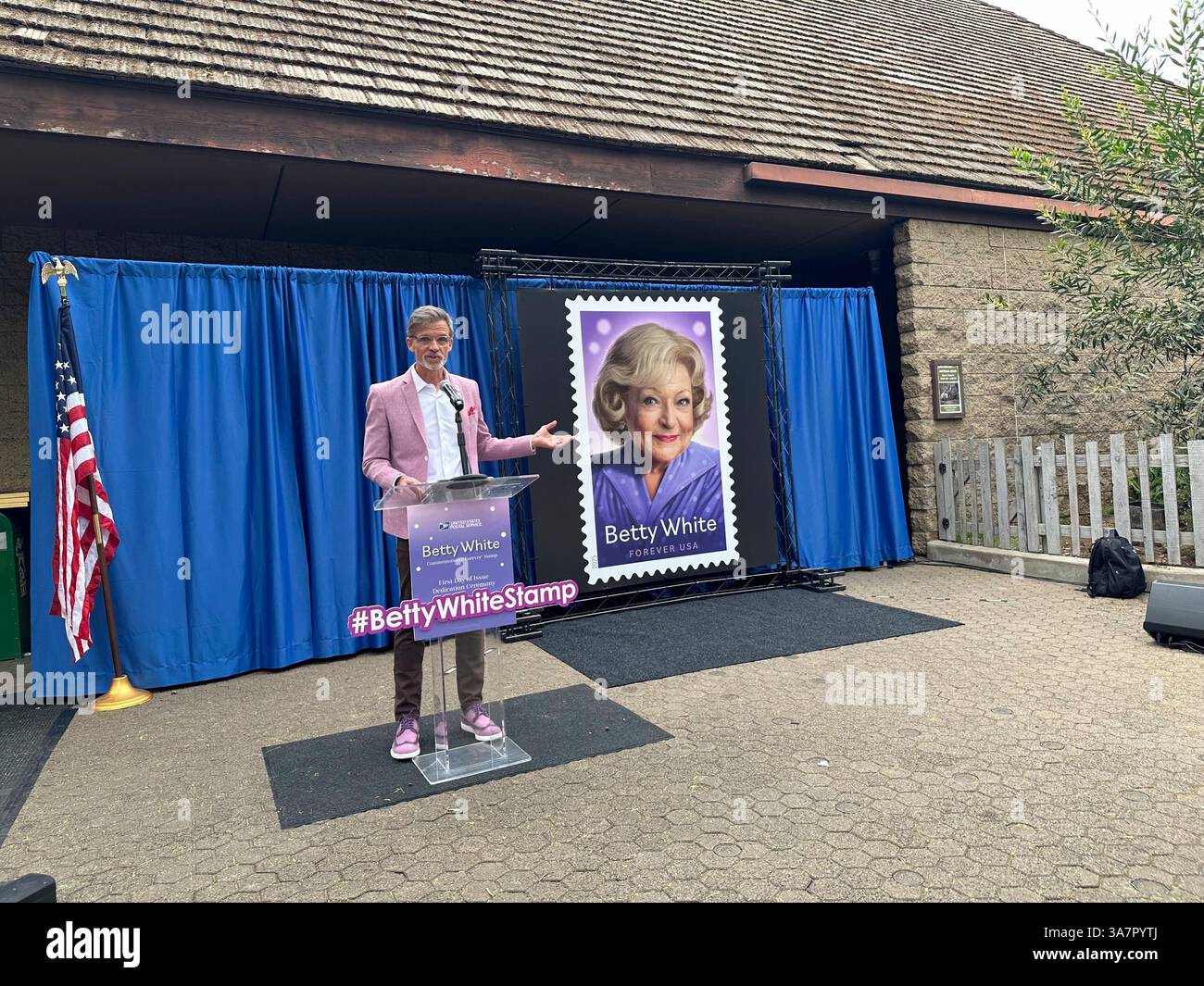 Dale Stephanos, artist who created the Betty White stamp, speaks at the ...