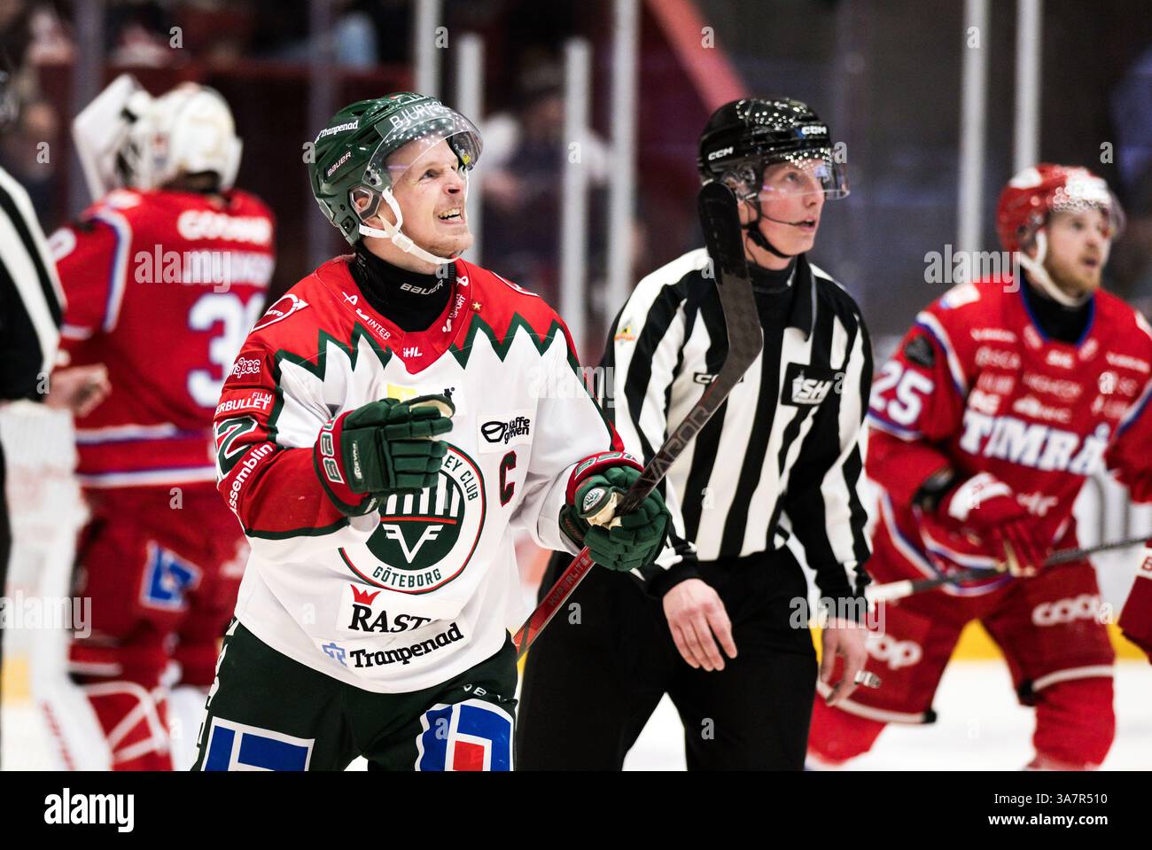 250327 Timrås Linus Eriksson under kvartsfinal fyra i SHL mellan Timrå ...