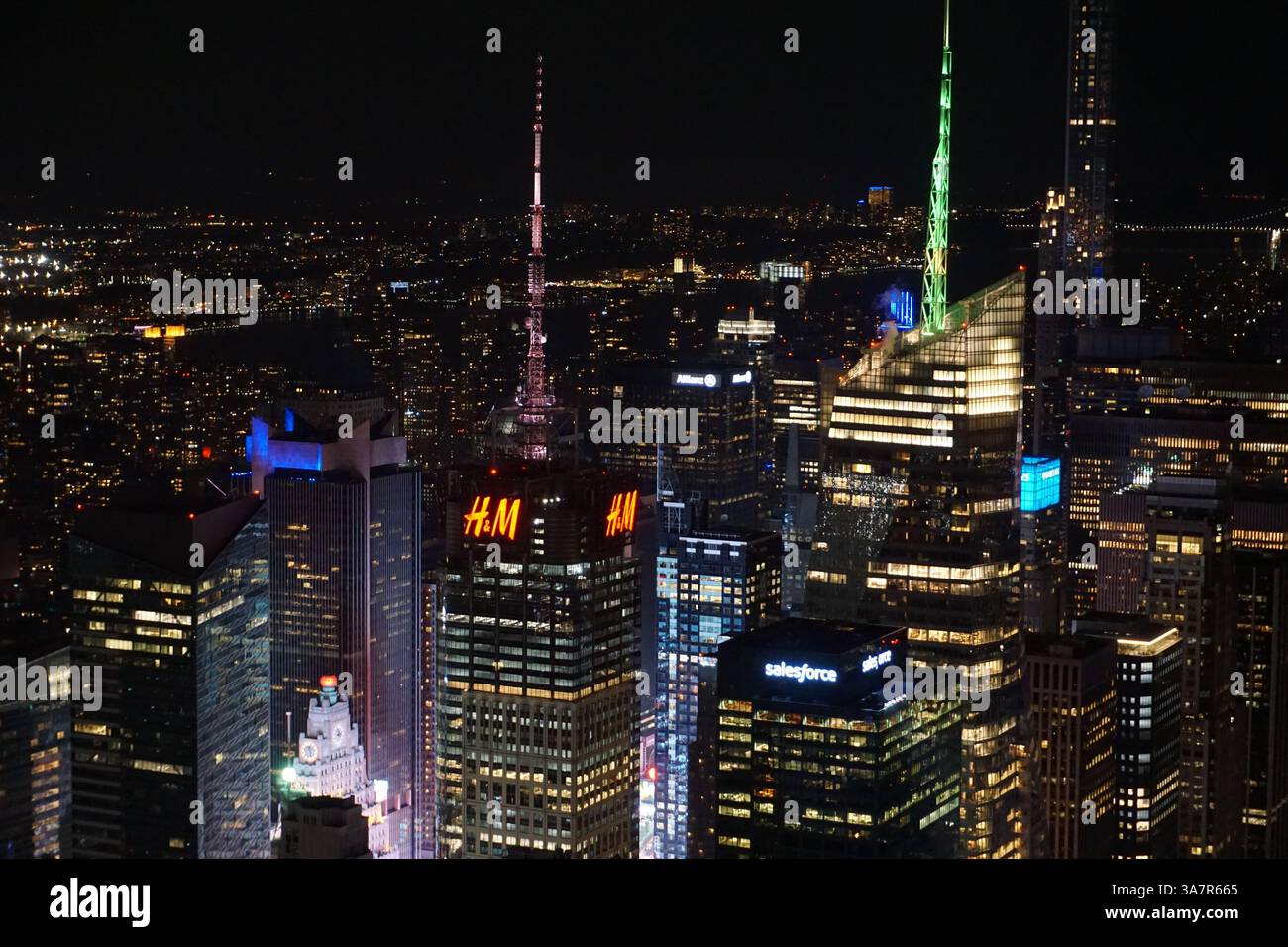 Aerial panorama view of the skyscraper office buildings of Salesforce ...