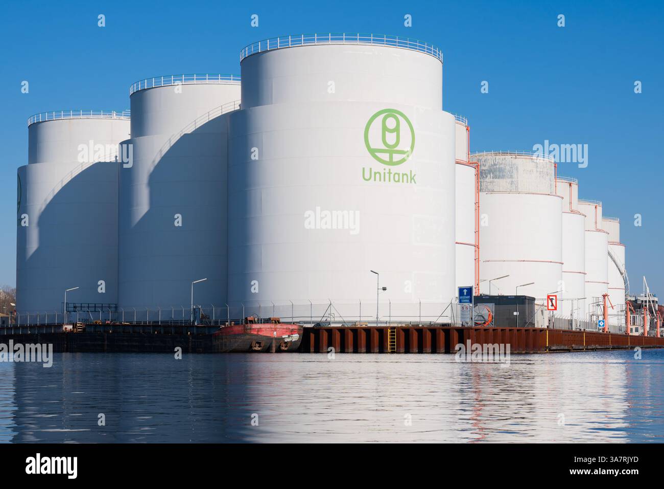 20 March 2025, Berlin: View of the Unitank tank farm in Westhafen ...