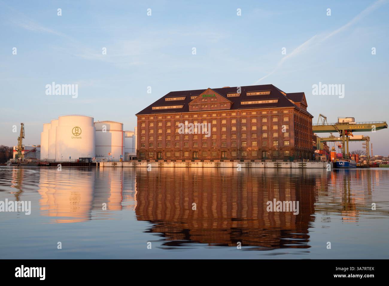 Berlin, Germany. 20th Mar, 2025. View of the western harbor with the ...
