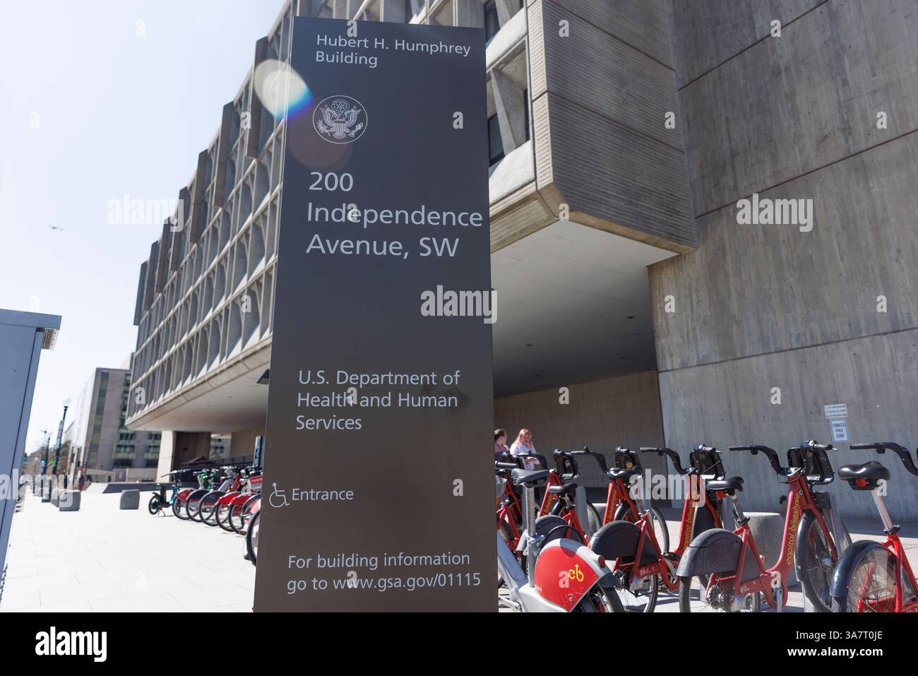 The U.S. Department of Health & Human Services headquarters at the ...
