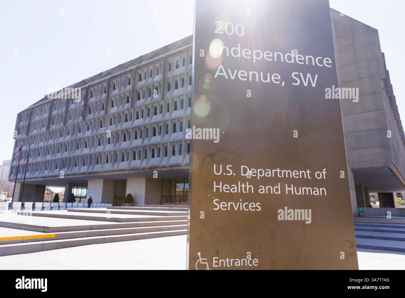 The U.S. Department of Health & Human Services headquarters at the ...