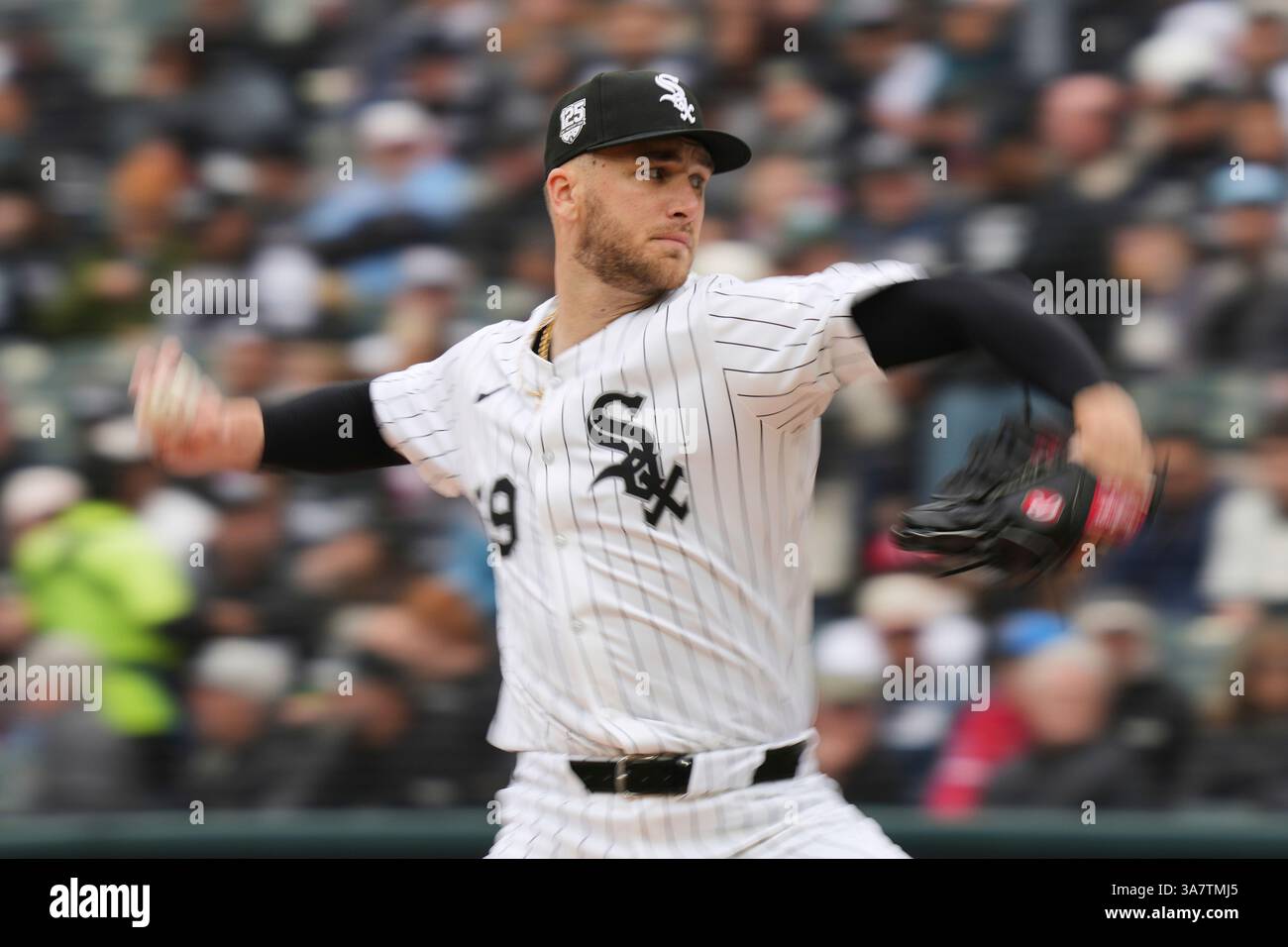 Chicago White Sox pitcher Sean Burke throws against the Los Angeles ...